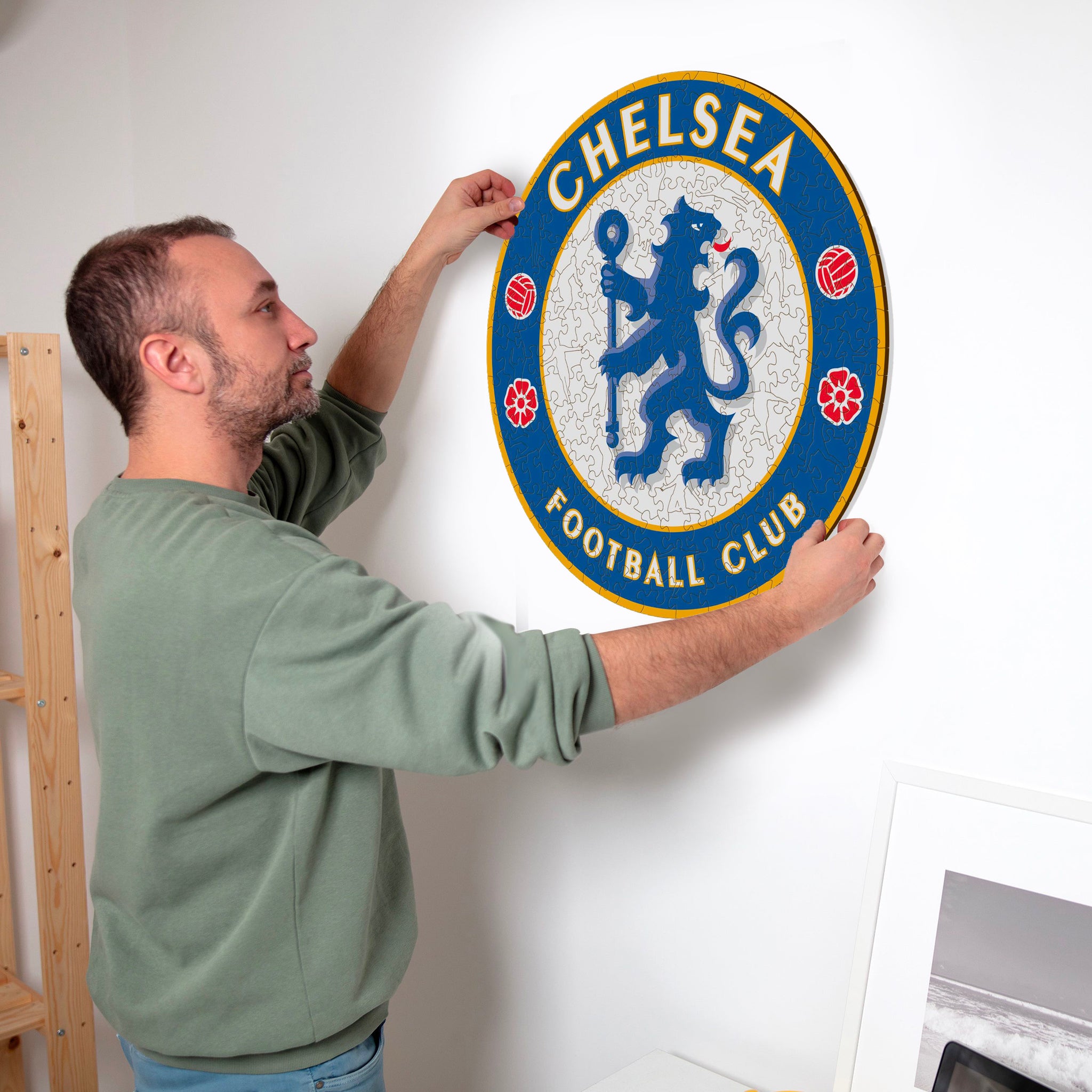 Chelsea FC® Crest - Wooden Puzzle – Iconic Puzzles UK
