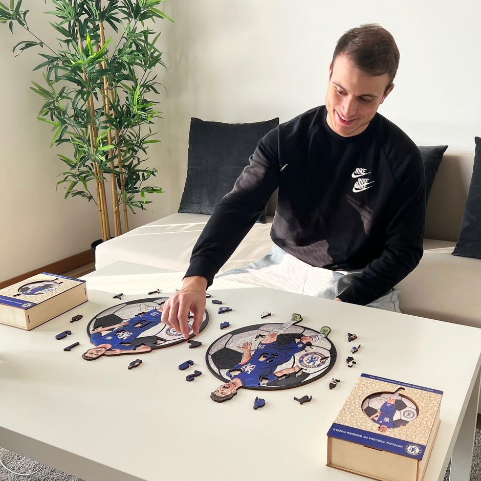 Liverpool FC® Crest - Wooden Puzzle – Iconic Puzzles UK