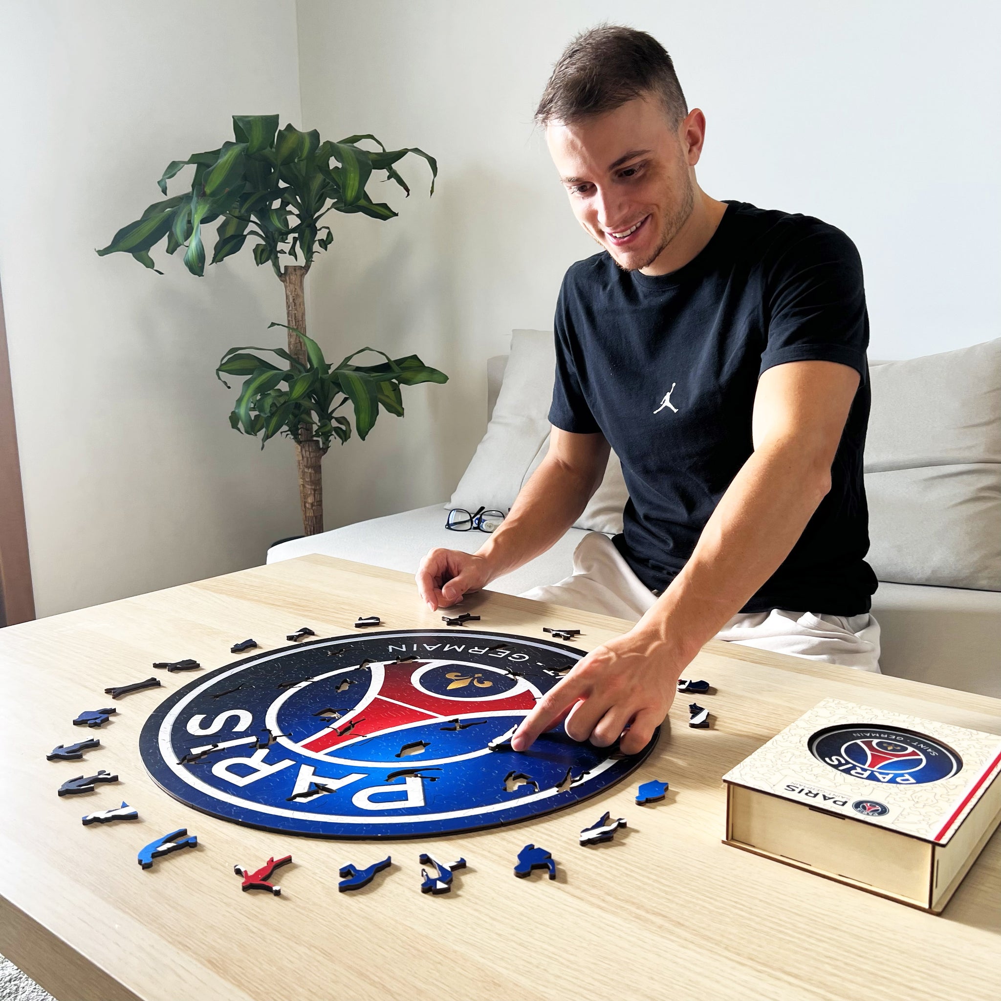 PSG FC® Crest - Wooden Puzzle – Iconic Puzzles UK